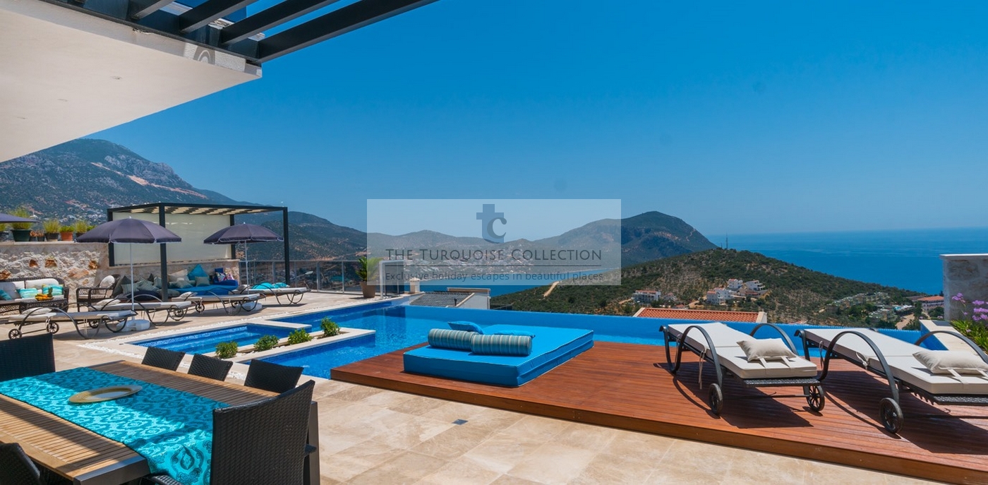 Villa Spectre | The Turquoise Collection